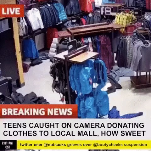 Personas donando ropa a la caridad, mans gente como esa porfa - Meme by ...